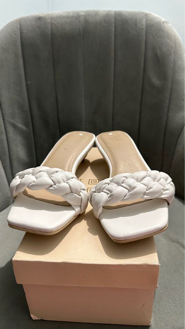 Hue Manila - Ingrid, Women's Fashion, Footwear, Heels on Carousell
