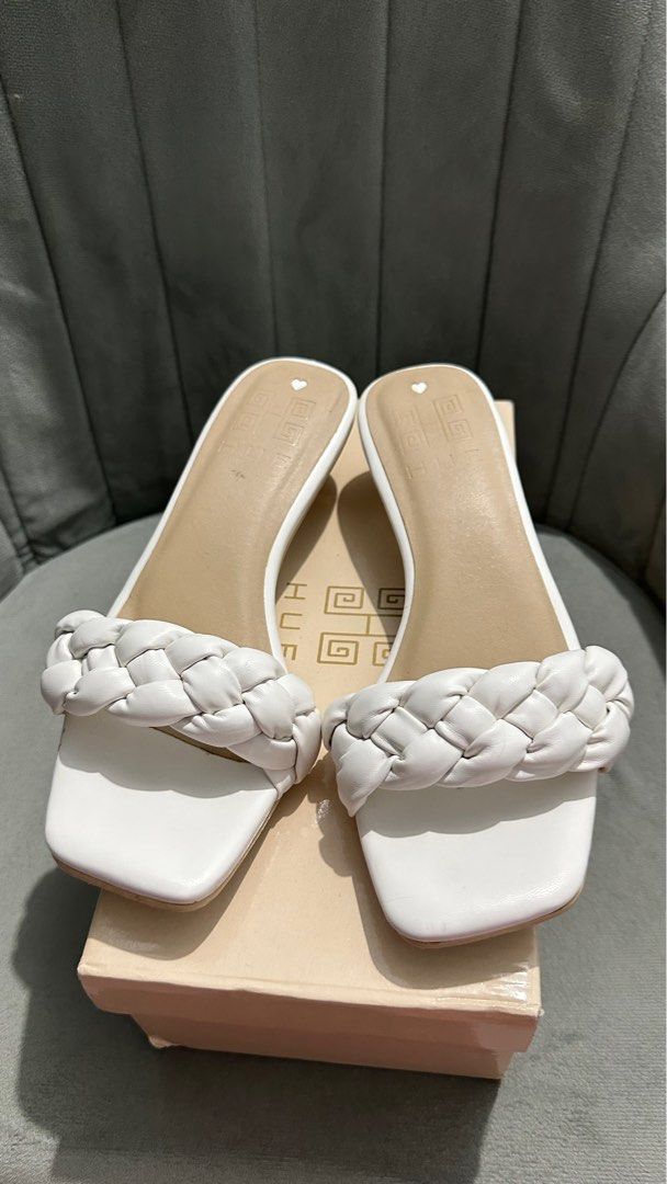 Hue Manila - Ingrid, Women's Fashion, Footwear, Heels on Carousell
