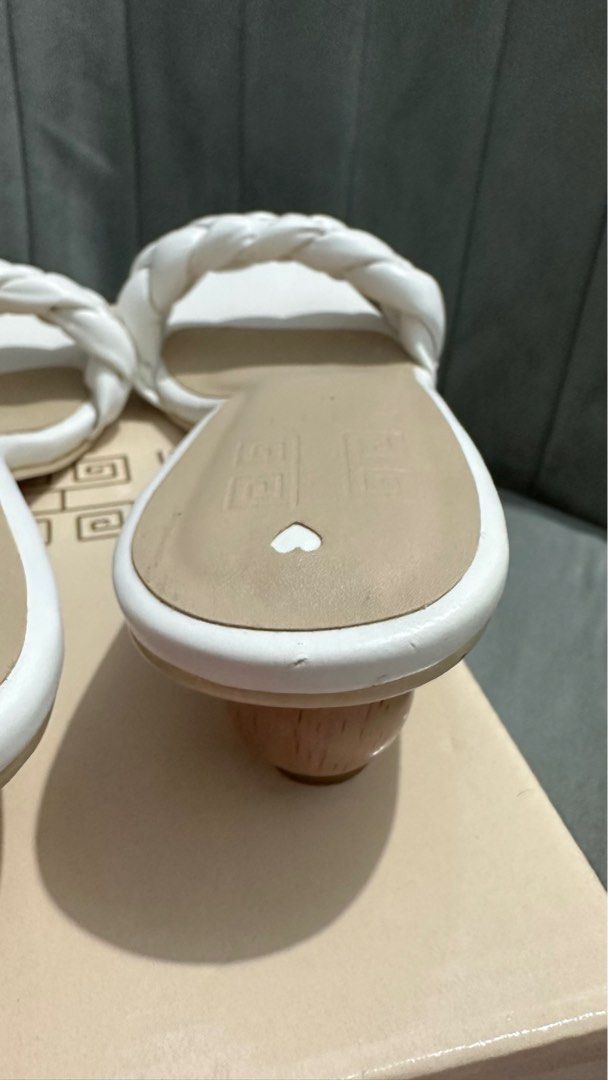 Hue Manila - Ingrid, Women's Fashion, Footwear, Heels on Carousell