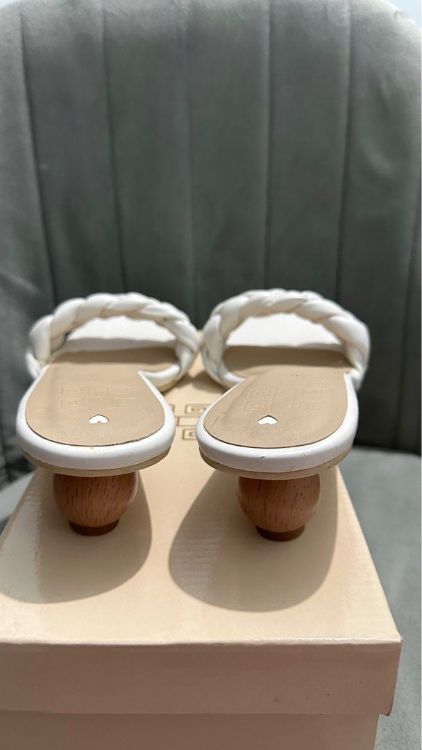 Hue Manila - Ingrid, Women's Fashion, Footwear, Heels on Carousell