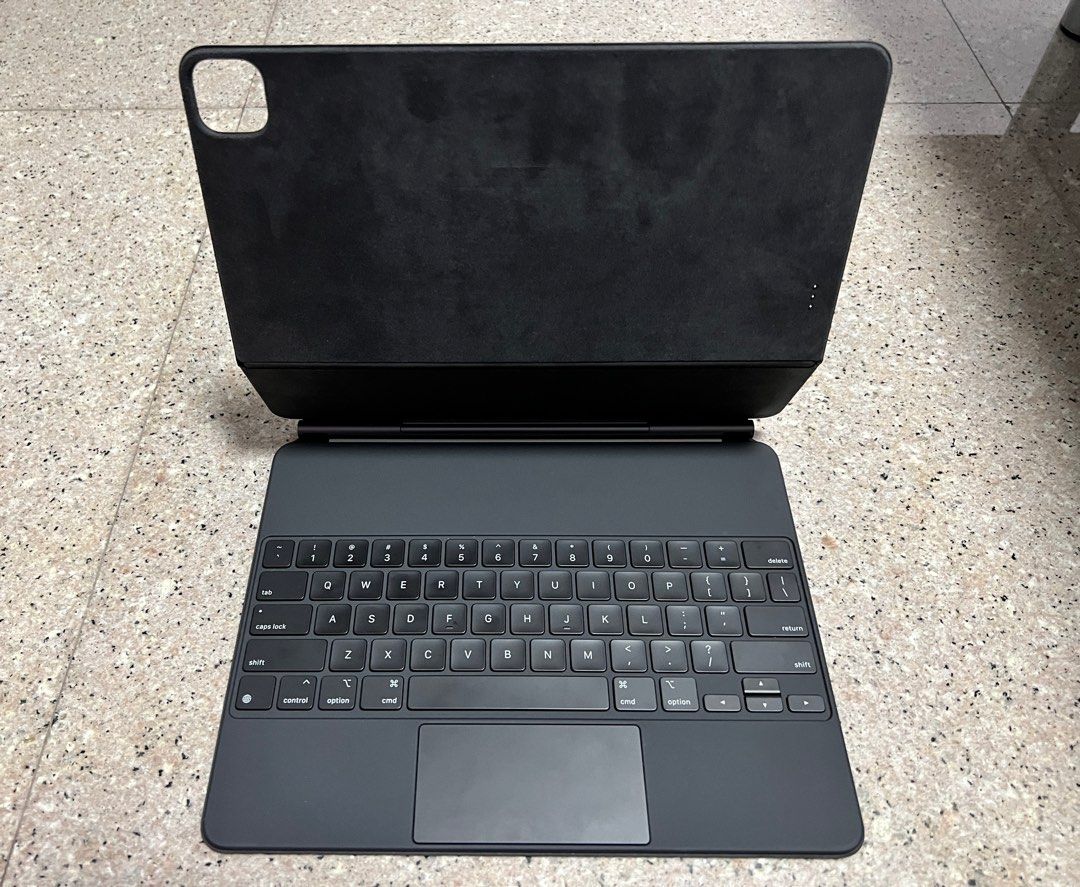 Apple iPad Pro 12.9 Magic Keyboard, Computers & Tech, Parts ...