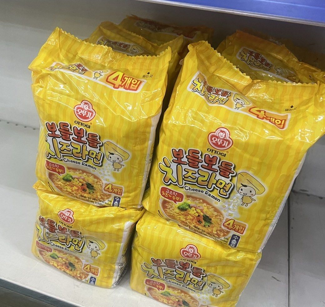Korean Snacks (Kimchi, Ramen, Luncheon Meat, Seaweed), Food & Drinks ...