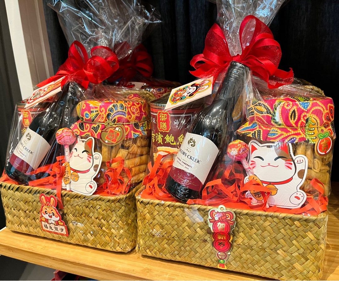Mini Personal CNY Hamper gift 2023 - Last 5 sets only, Food & Drinks ...