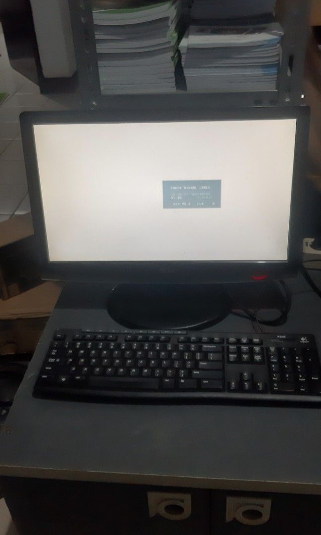 Monitor LG + pc, Elektronik, Komputer, Desktop di Carousell