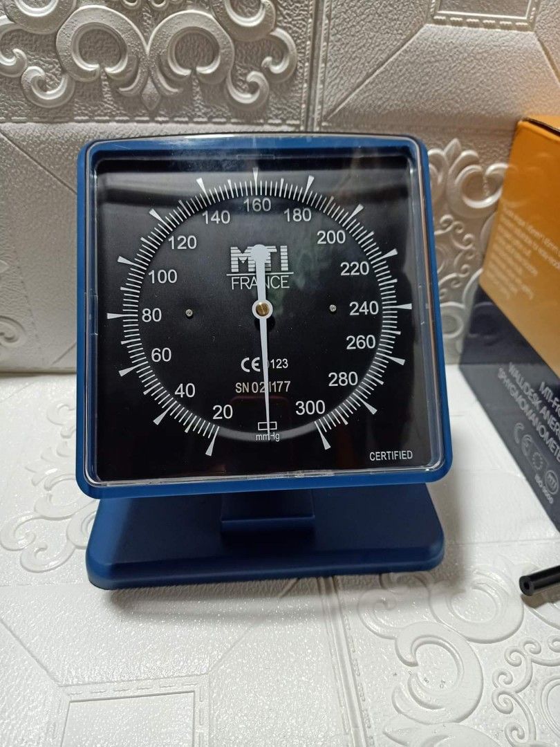 MTI-France Wall/Desk Aneroid Sphygmomanometer, Health & Nutrition ...