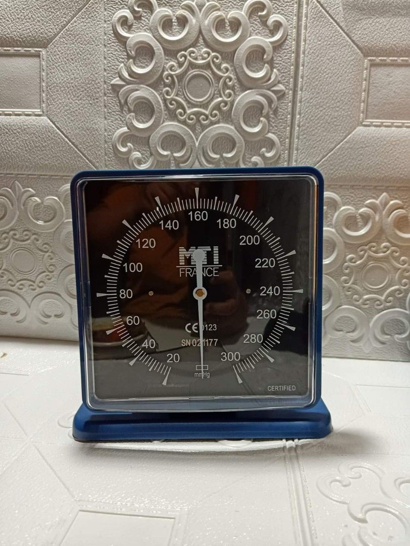 MTI-France Wall/Desk Aneroid Sphygmomanometer, Health & Nutrition ...