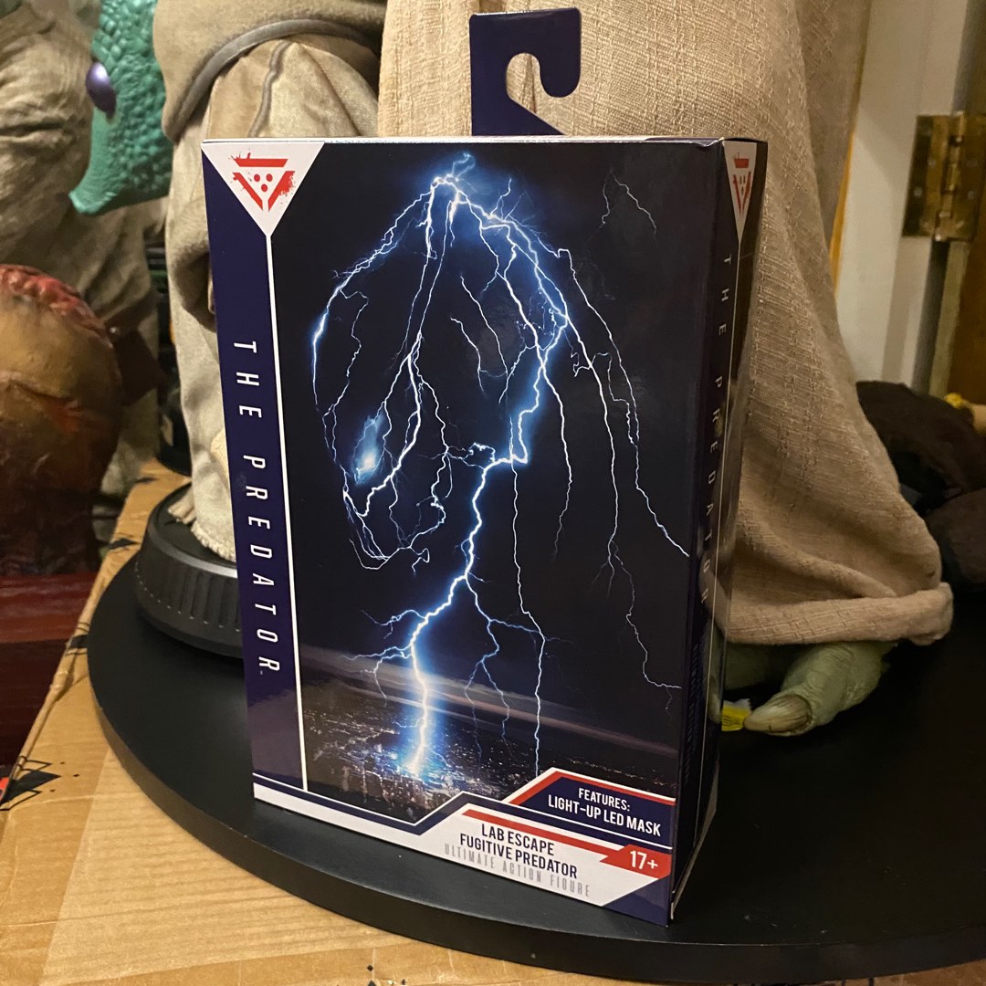 NECA escape lab fugitive predator boxset, Hobbies & Toys, Toys & Games ...