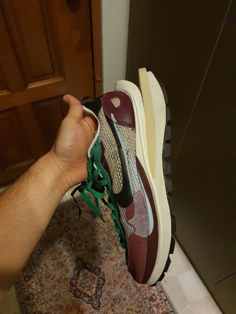 Nike Sacai Vaporwaffle Villain Red, Men's Fashion, Footwear, Sneakers ...