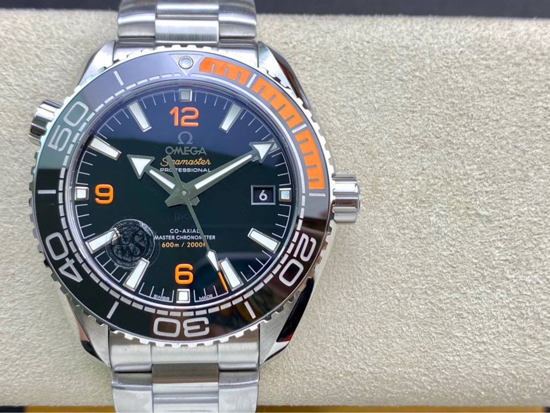 OMEGA SEAMASTER PLANET OCEAN 600M ORANGE, Luxury, Watches on Carousell