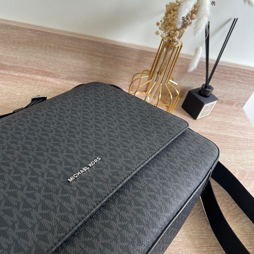 ON HAND: Michael Kors Harrison Front Flap Laptop / Messenger Bag, Women ...