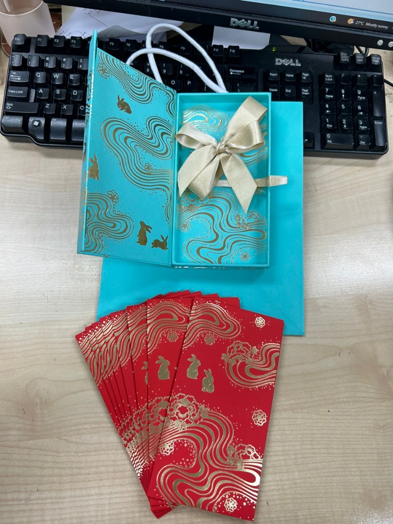 ORIGINAL TIFFANY 2023 RED ANGPOW PACKET WITH BOX AND PAPERBAG, Luxury ...