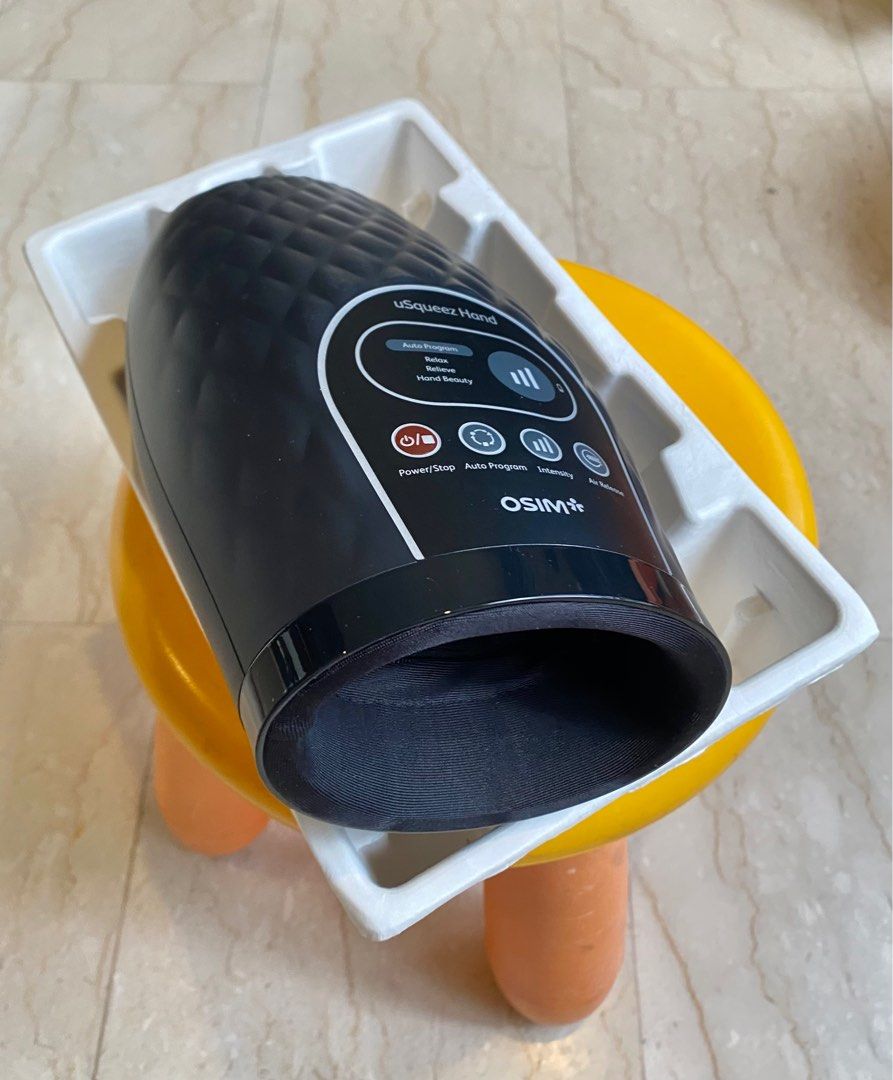 OSIM uSqueez Hand Massage, Health & Nutrition, Massage Devices on Carousell
