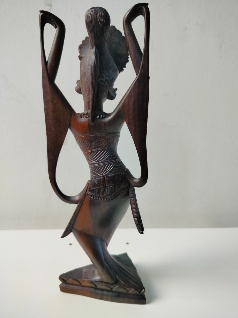 Patung Kayu Penari Bali, Desain & Kerajinan Tangan, Karya Seni di Carousell