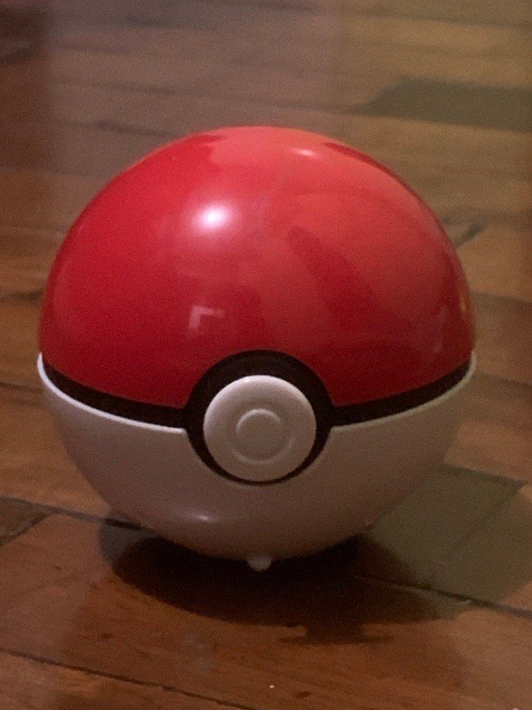 pokemon - pokeball w/ pikachu included, Hobbies & Toys, Toys & Games on ...