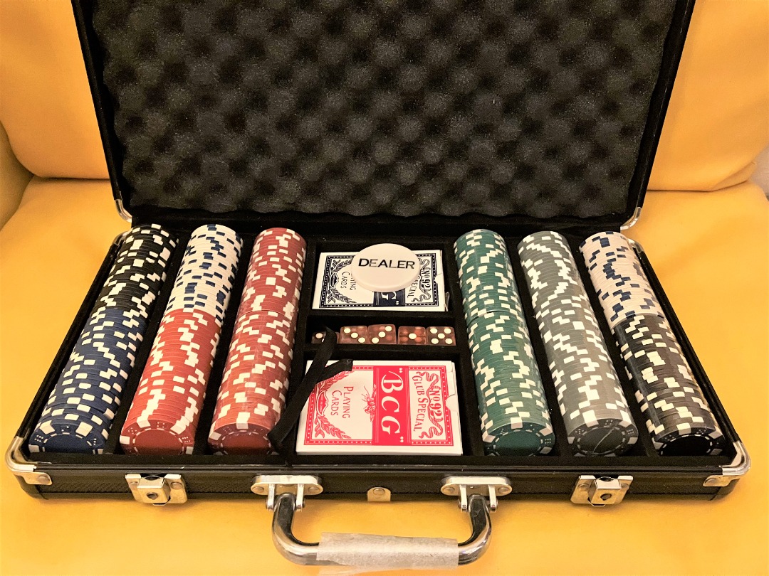 Premium Poker Chip Set 300pc, Hobbies & Toys, Toys & Games on Carousell