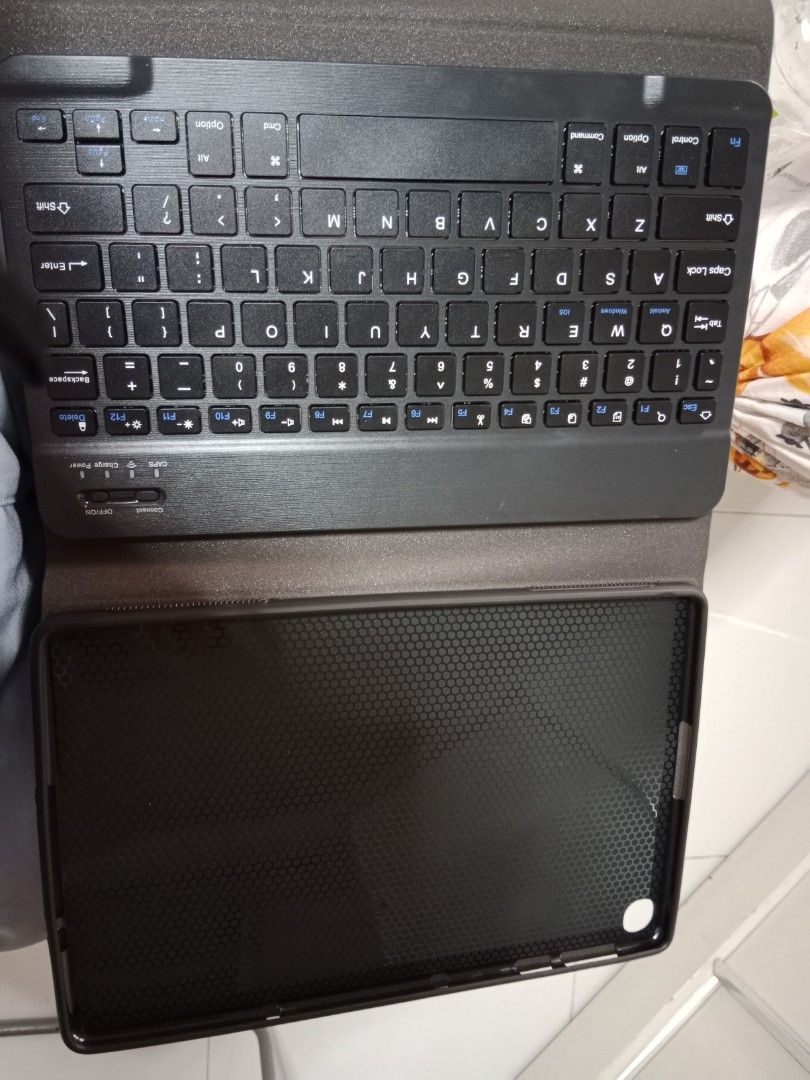RONG HUA (HONOR) TABLET KEYBOARD, Mobile Phones & Gadgets, Tablets ...