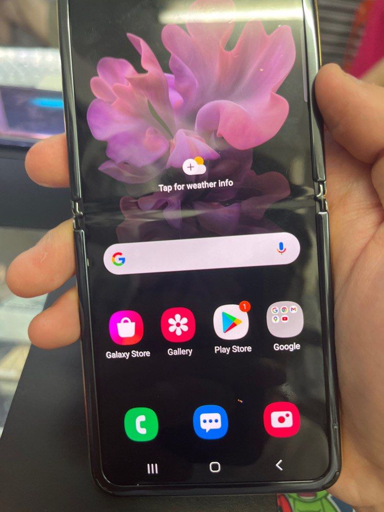 Samsung z flip gold ( dead pixel ), Mobile Phones & Gadgets, Mobile ...