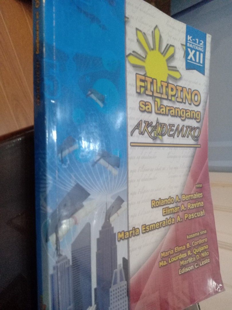 SHS BOOKS | Filipino sa Larangang Akademiko, Hobbies & Toys, Books ...