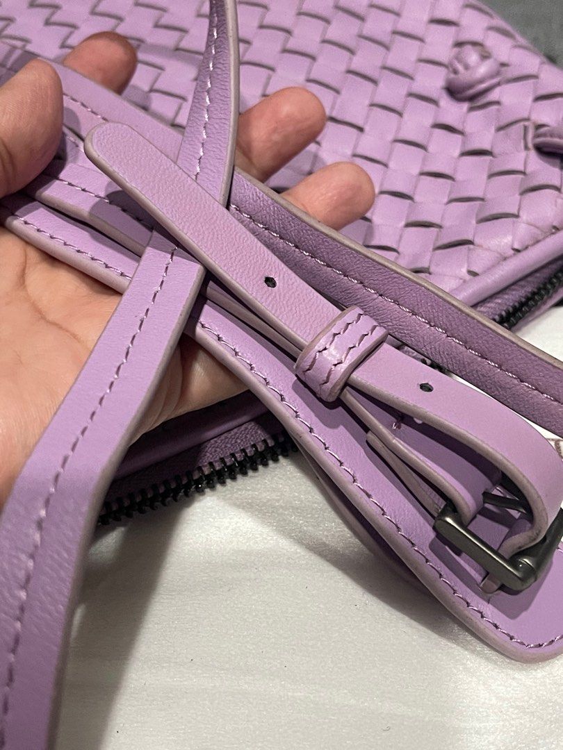 Sling banig, Luxury, Bags & Wallets on Carousell