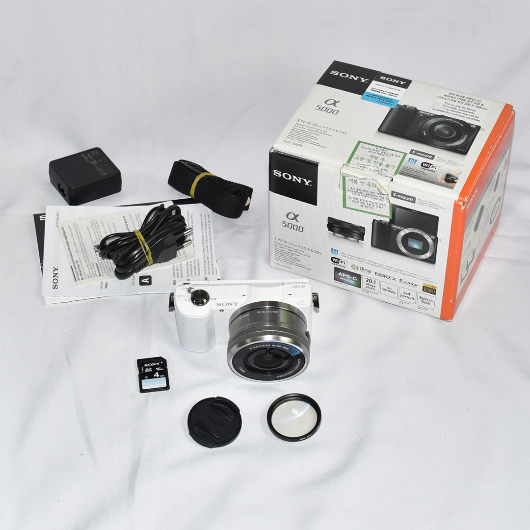 Sony mirrorless A5000 with 16-50mm AF OSS lens (Complete box package ...
