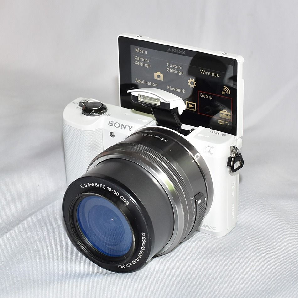 Sony mirrorless A5000 with 16-50mm AF OSS lens (Complete box package ...