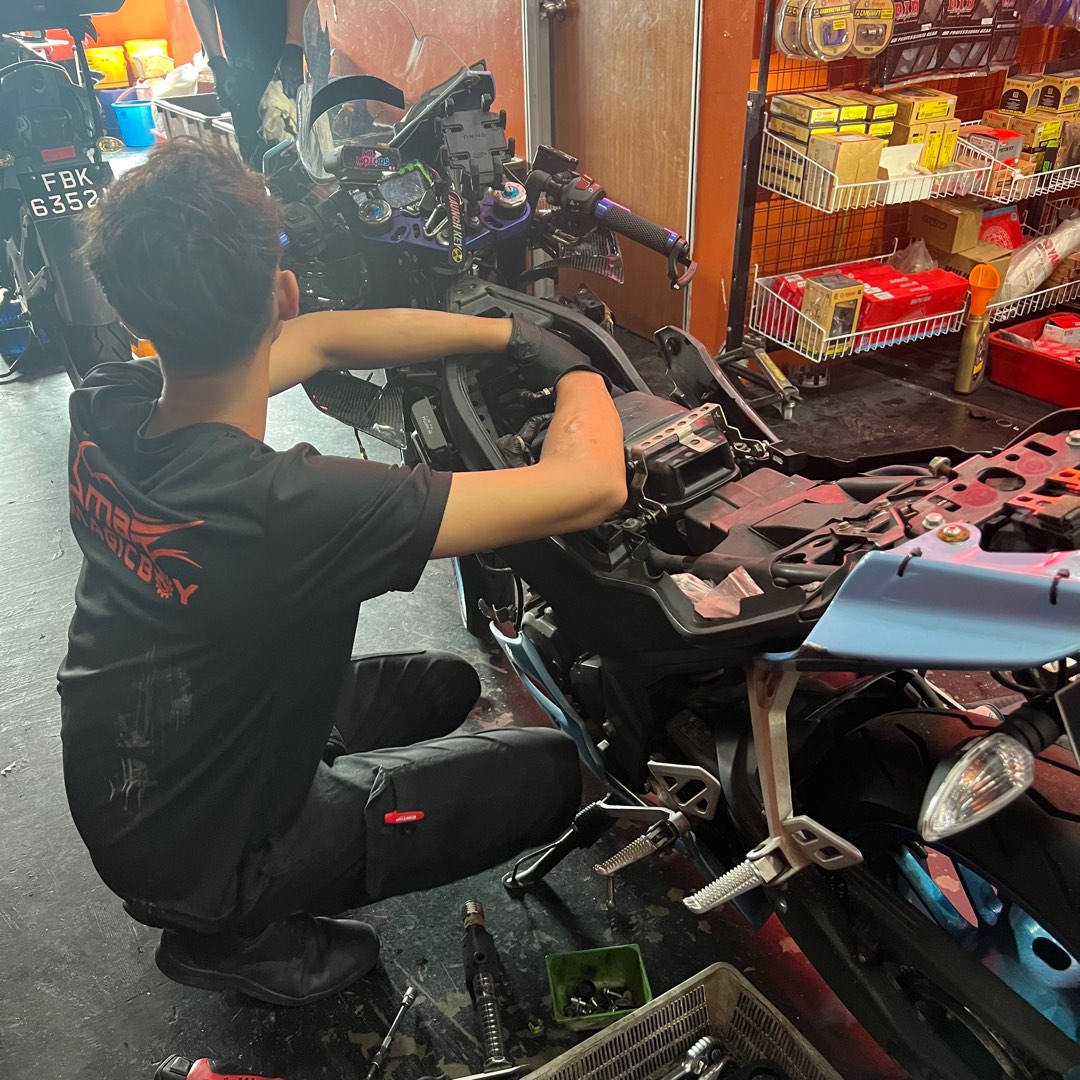 Throttle Body Cleaning - Yamaha R15, Motorcycles, Motorcycle ...