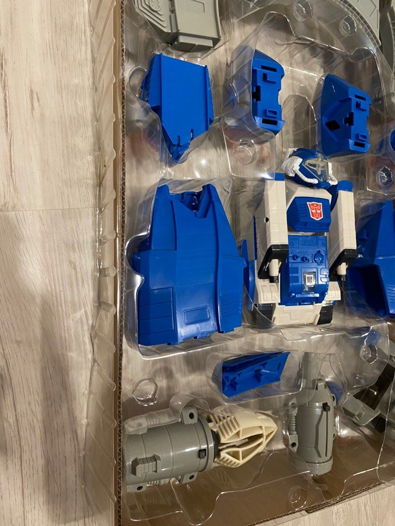 Transformers G1 eHobby Omega Sentinel Supreme Encore Reissue, Hobbies ...