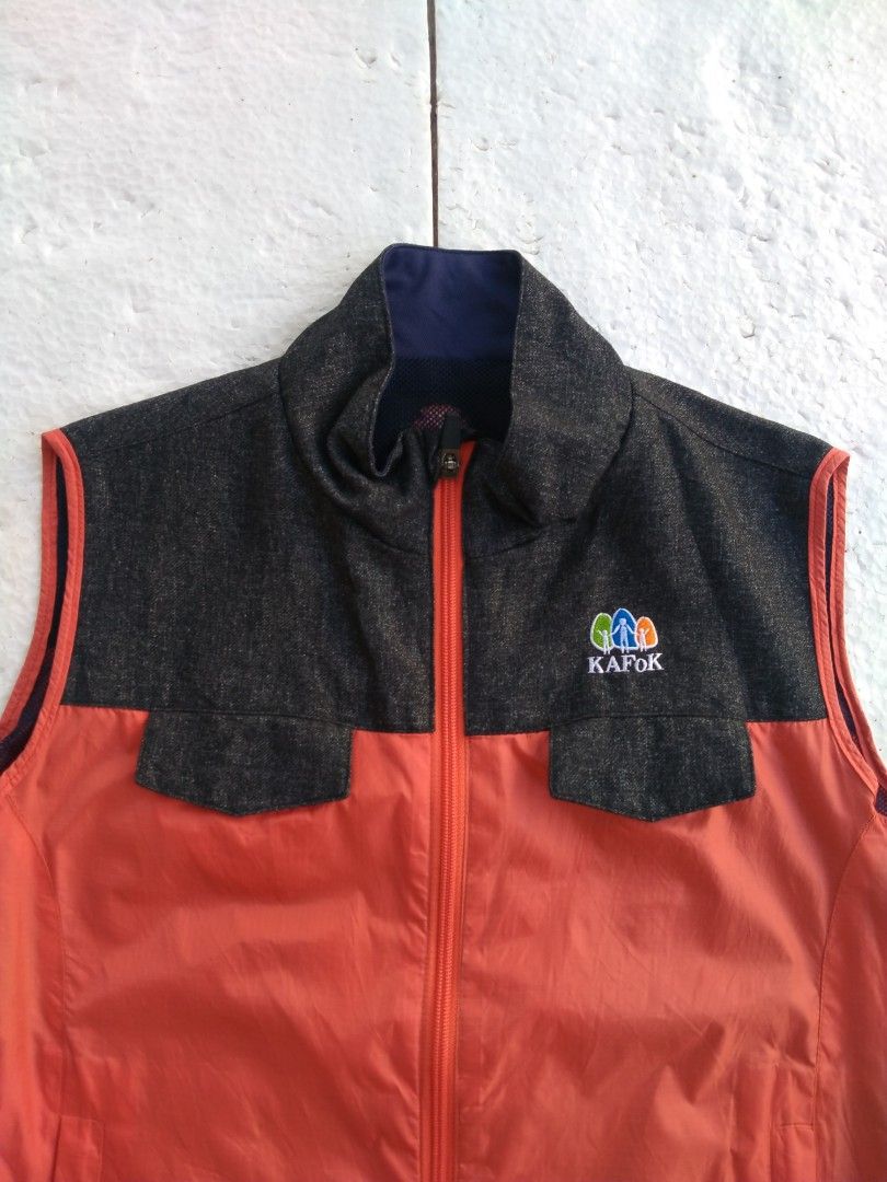 Vest/rompi gunung, Fesyen Pria, Pakaian , Baju Luaran di Carousell