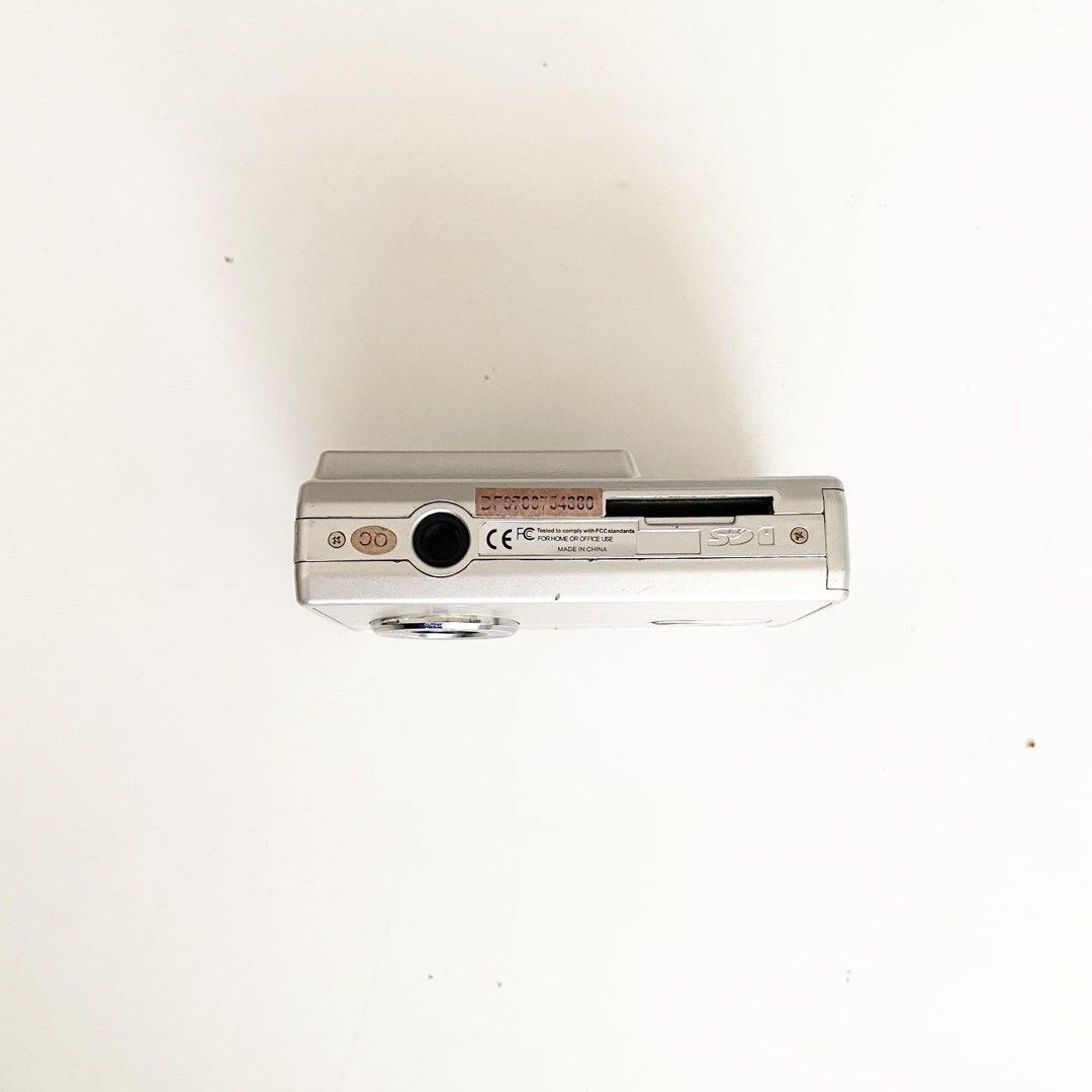 Vintage Digital Camera Digicam, Photography, Cameras on Carousell