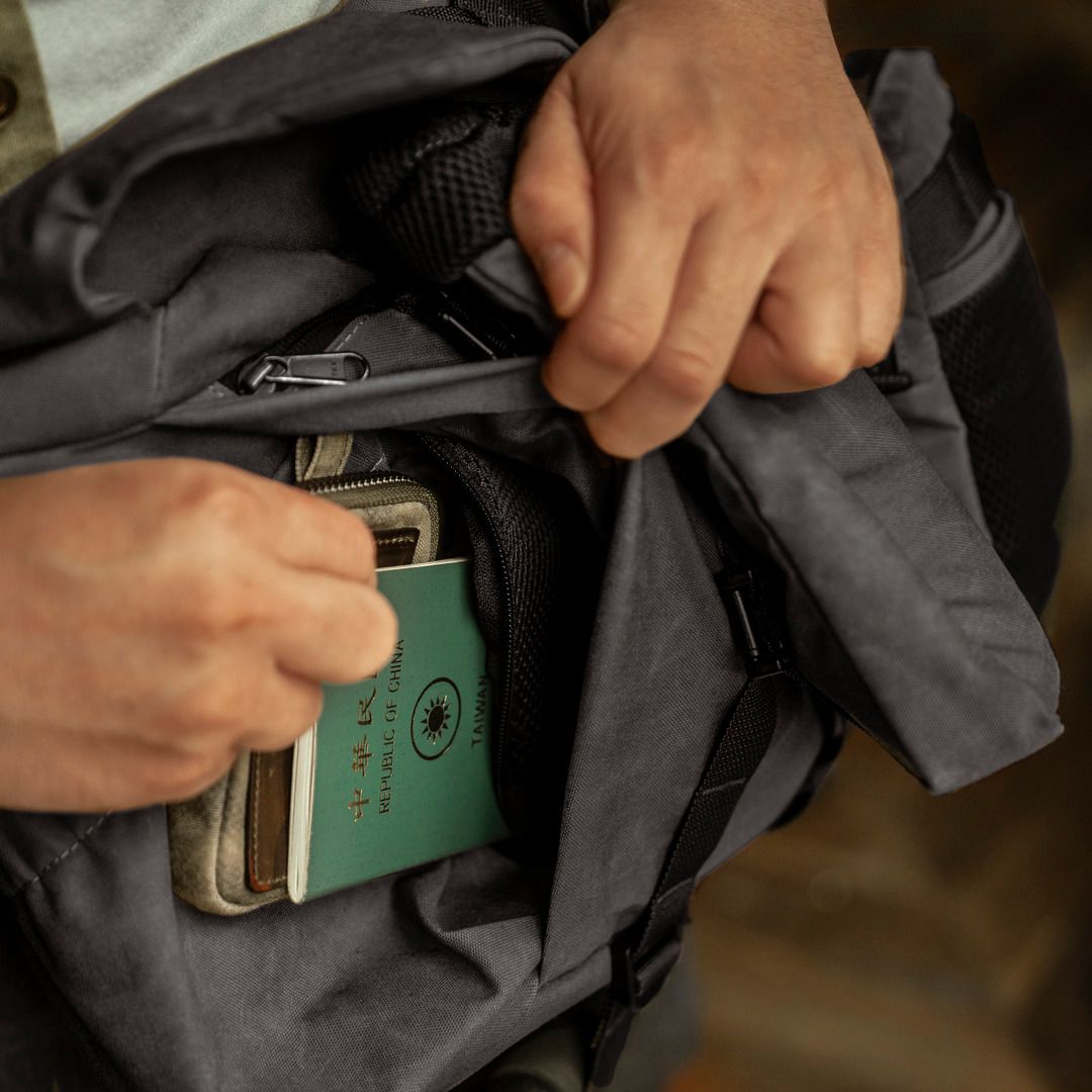 Wotancraft Upgraded Pilot Travel Camera Bag 10L - Khaki/Charcoal Black ...