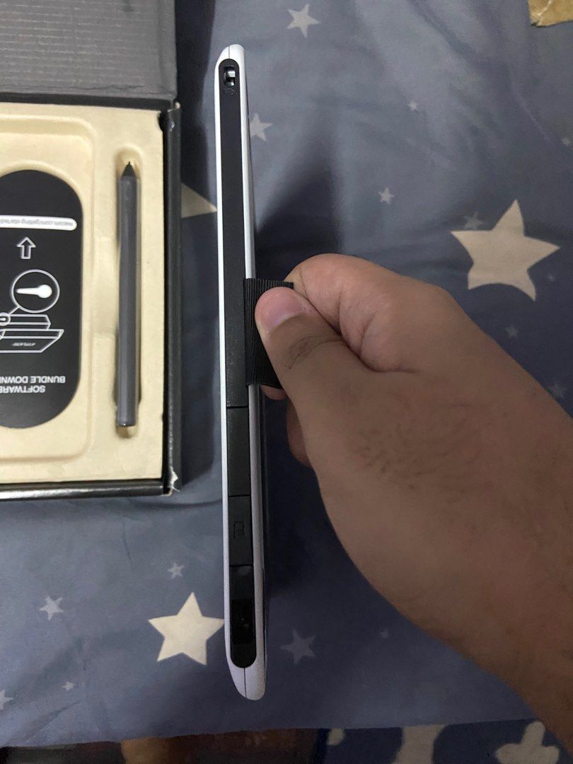 Wacom Intuos Draw CTL-490/W0-CX (White) With ALL 10 EXTRA NIBS, Hobbies ...