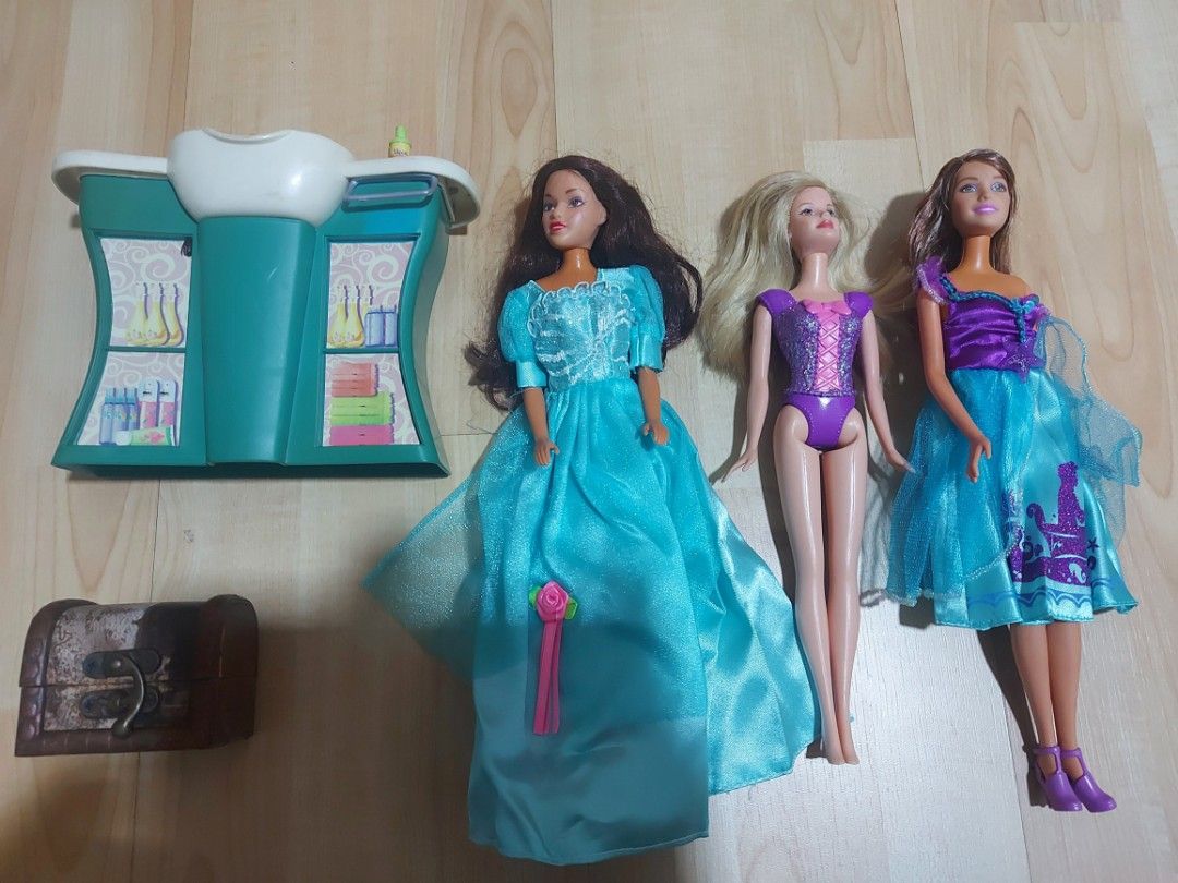 Barbies set, Hobbies & Toys, Toys & Games on Carousell