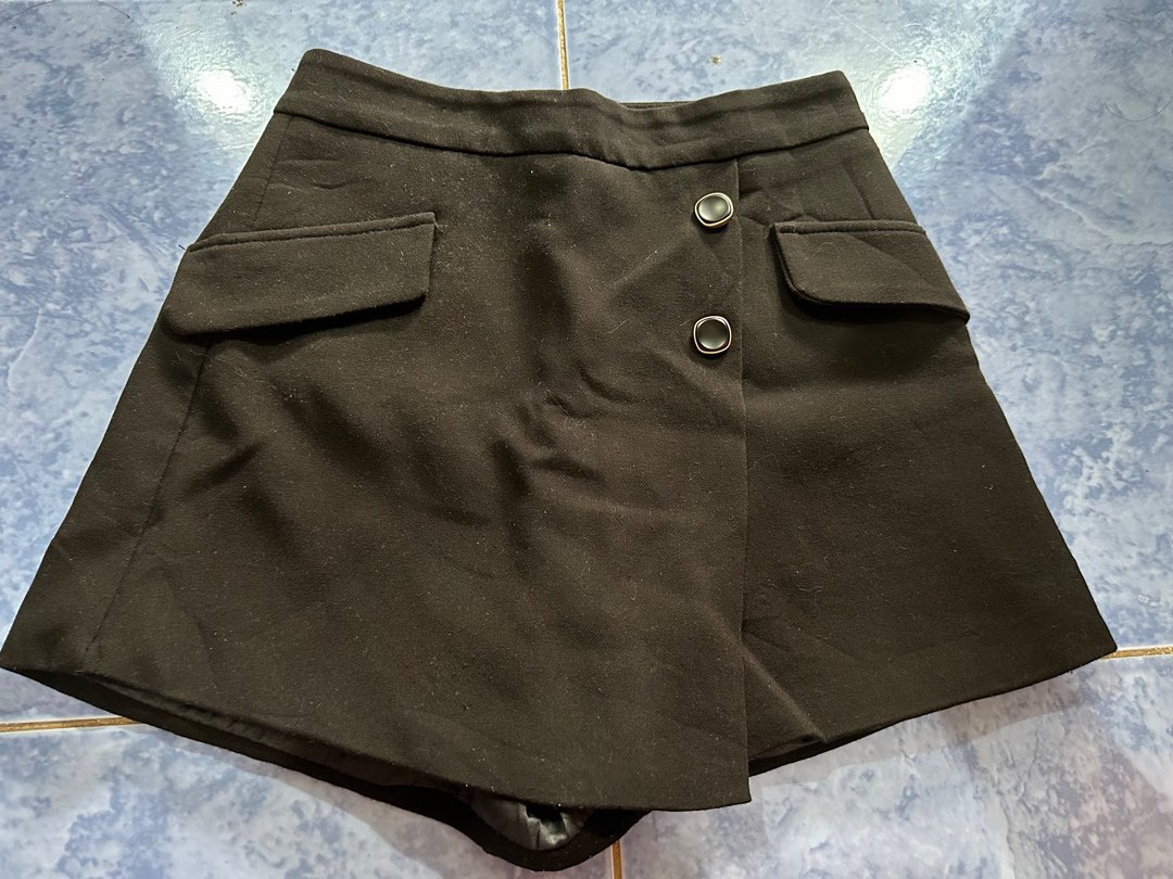 Black korean skort (palda short), Women's Fashion, Bottoms, Other ...