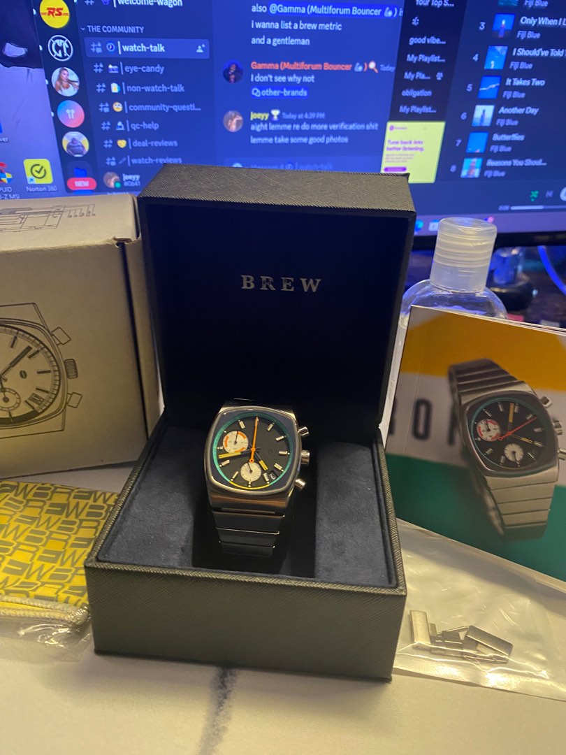 Brew Metric Retro dial full box and accesories, 名牌, 手錶 - Carousell