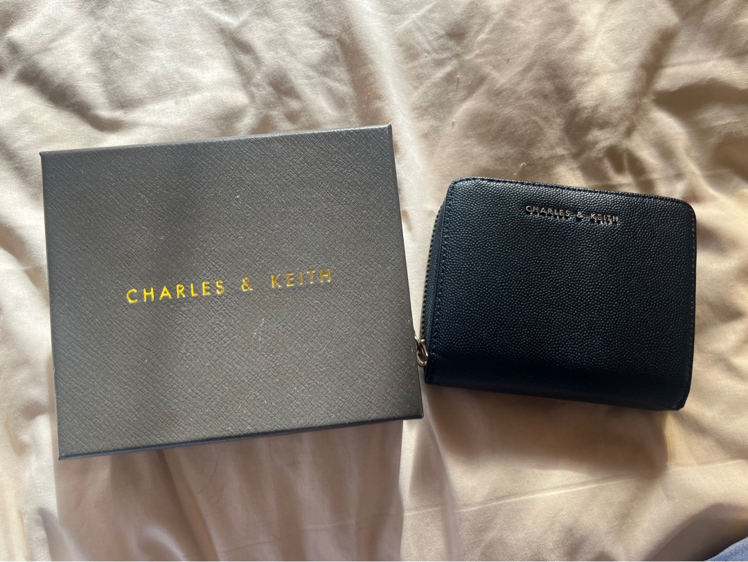 Charles and Keith Small Bi-Fold Wallet (Navy), Women's Fashion, Bags ...