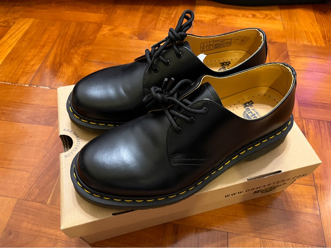 Dr Martens 1461 US9, 男裝, 鞋, 鞋墊及飾物 - Carousell
