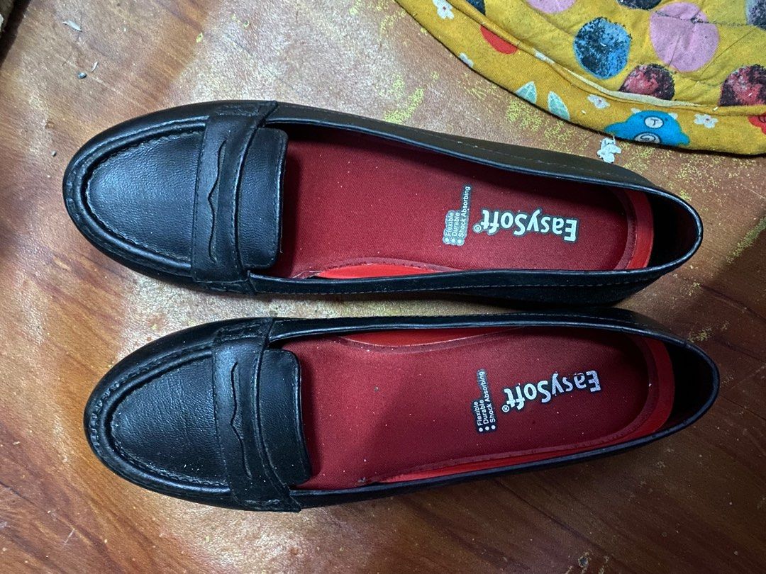 EASYSOFT SCHOOL SHOES, Women's Fashion, Footwear, Loafers on Carousell