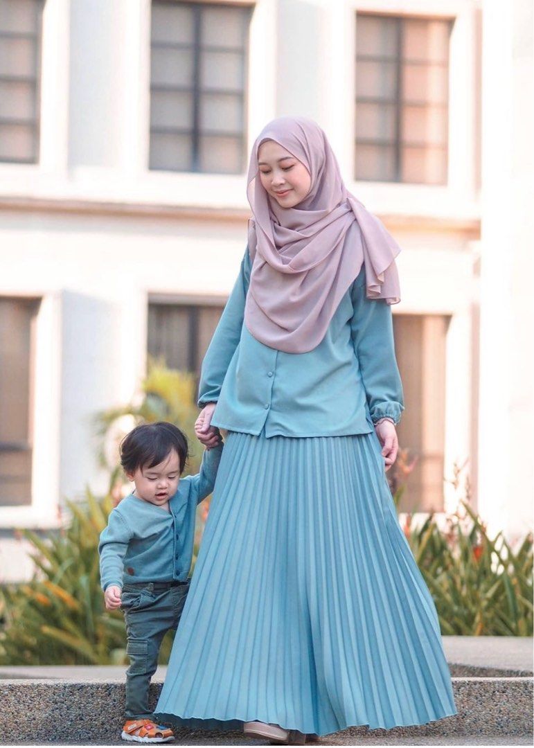 ESTRELLA KL Penelope Top & Harper Skirt in Dusty Teal, Women's Fashion ...