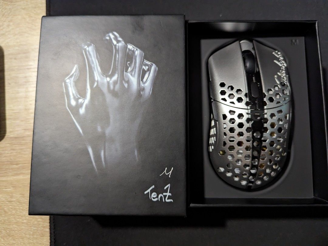 Finalmouse Starlight Pro Tenz Medium, Computers & Tech, Parts ...