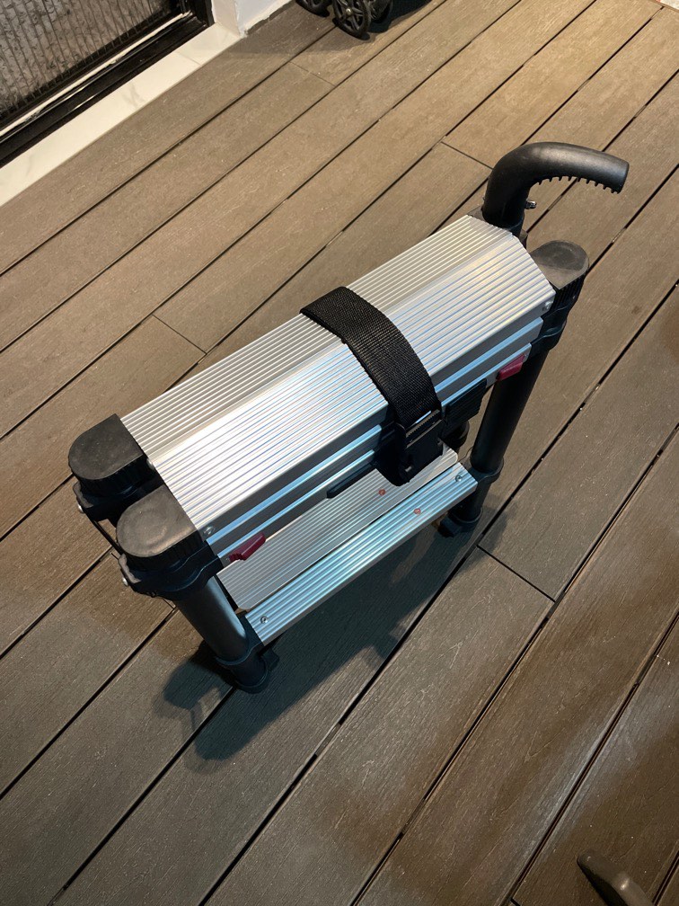 Foldable & collapsible steps ladder, Everything Else on Carousell
