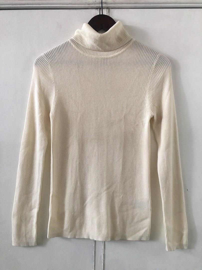 GU Off White Turtle Neck, Women's Fashion, Tops, Longsleeves on Carousell