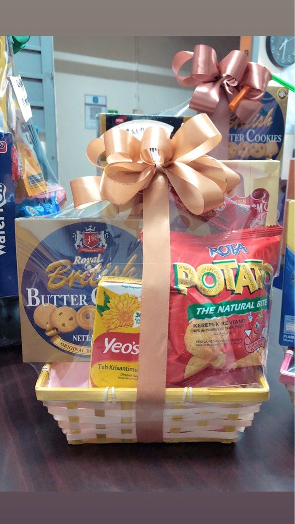 HAMPER BAJET RM20, Food & Drinks, Gift Baskets & Hampers on Carousell