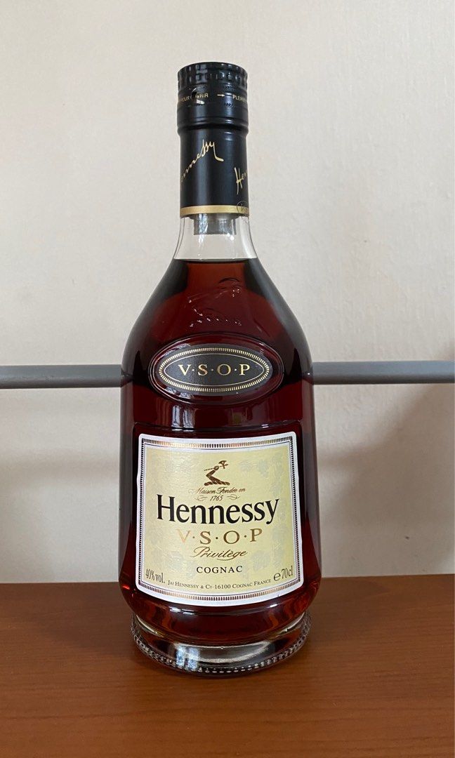 Hennessy VSOP 700ml w/o box, Food & Drinks, Alcoholic Beverages on Carousell