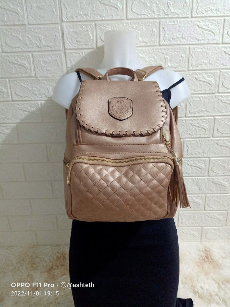 How are U backpack, Luxury, Bags & Wallets on Carousell