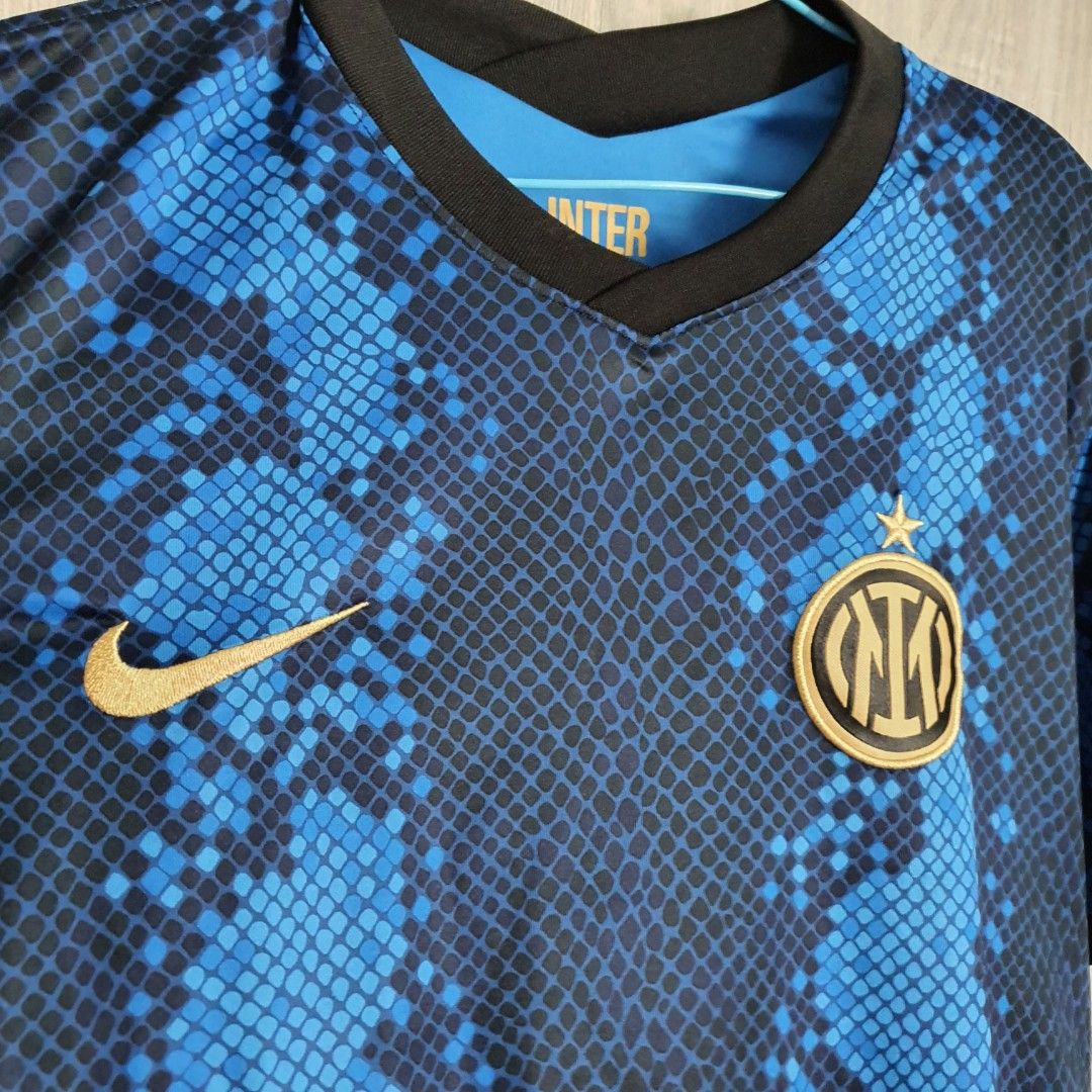 Inter Milan Snake Jersey, Men's Fashion, Activewear on Carousell