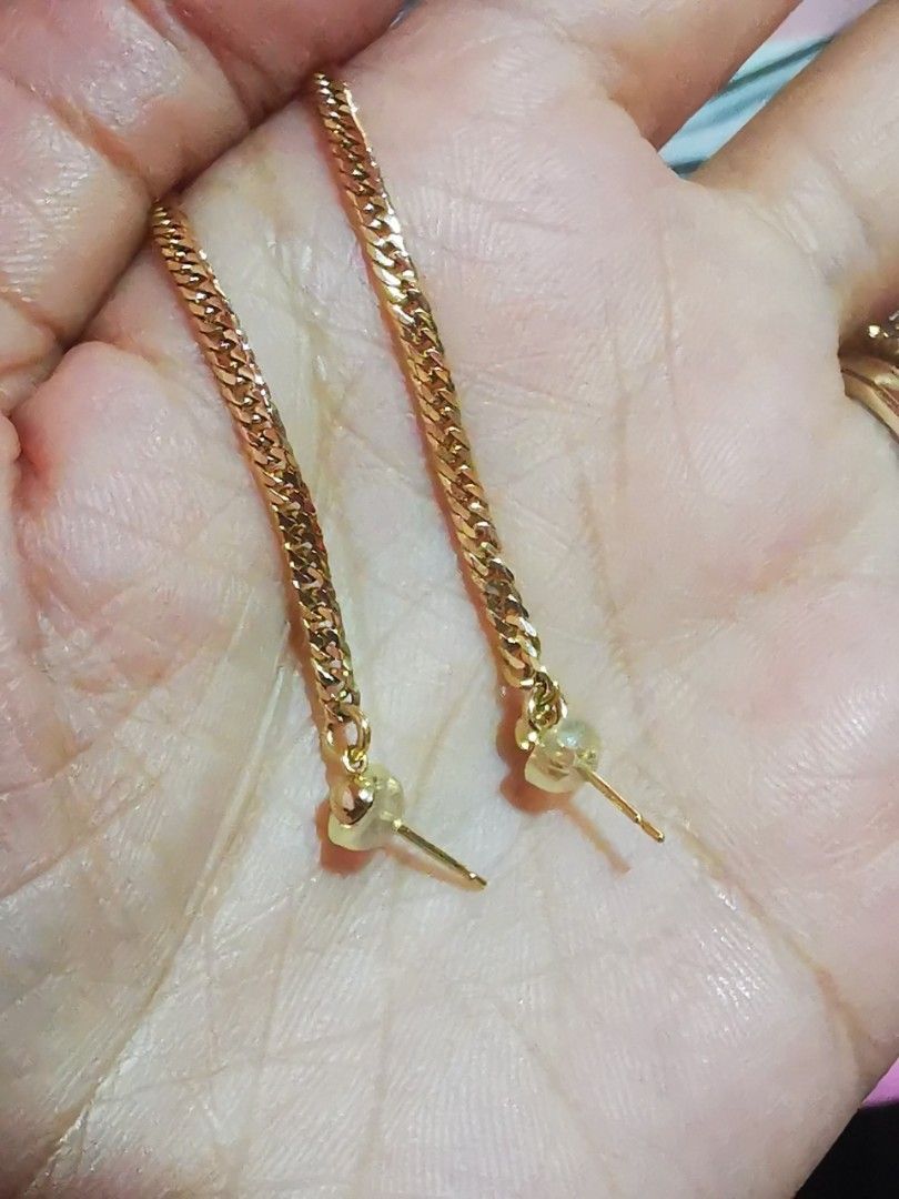 Japan gold kadena earings 2.1g, Luxury, Accessories on Carousell