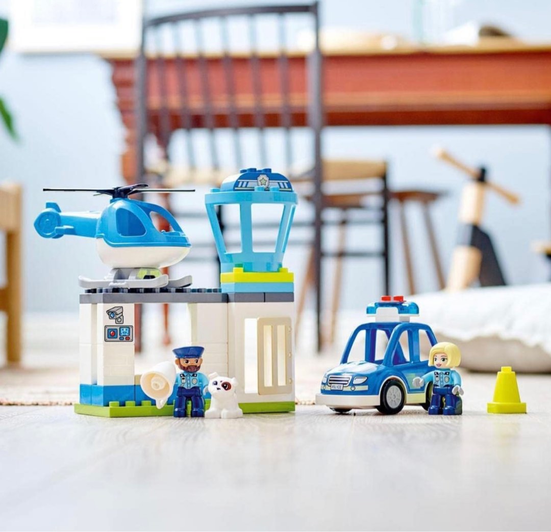 Lego Duplo Town Police Station and Helicopter 40 pcs, Hobbies & Toys ...