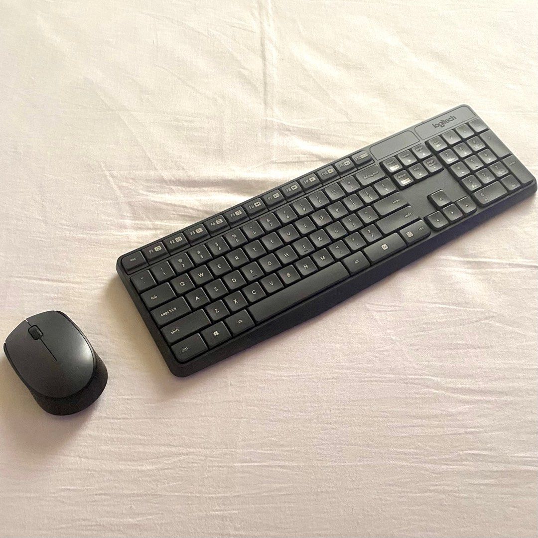 Logitech Mk235 Wireless Keyboard And Mouse Computers And Tech Parts And Accessories Computer