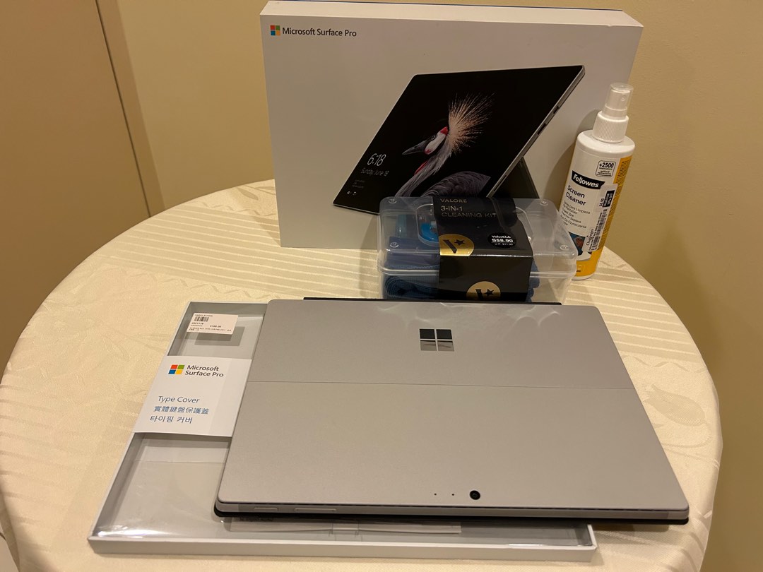 Microsoft Surface Pro - i7 laptop/ tablet with FREE screen cleaner & 3 ...
