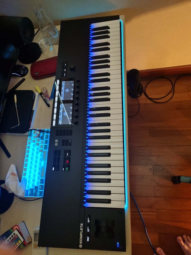Native Instruments Komplete Kontrol S61 MK2 Keyboard, Hobbies & Toys ...